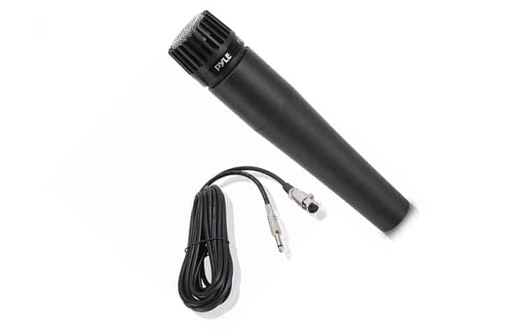 Best Dynamic Microphone for Your Studio (2021 Review)